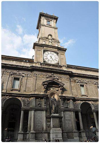 Piazza dei Mercanti a Milano